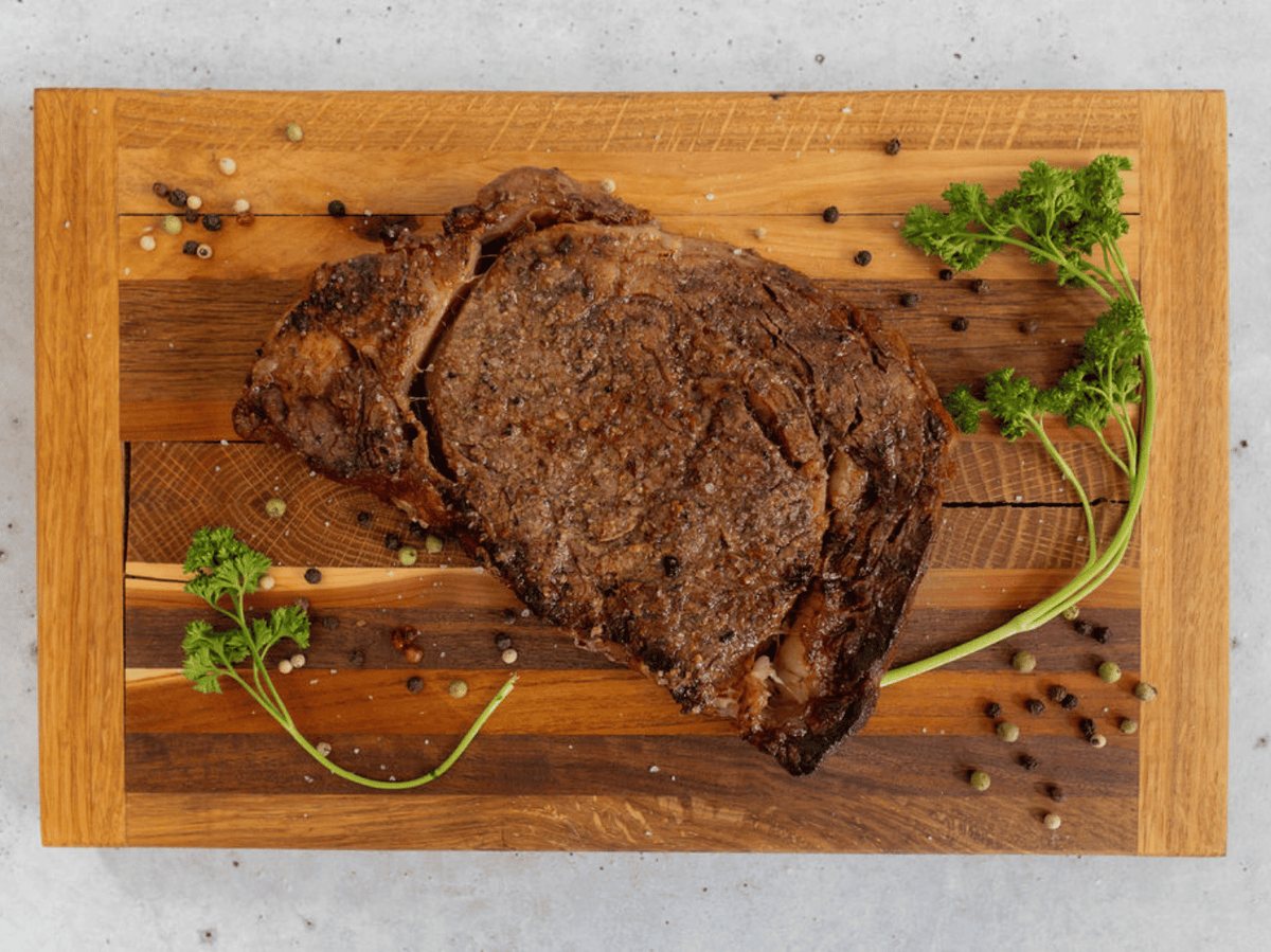Oak Barn Beef | Nebraska Raised & Dry Aged Beef from our Family Farm